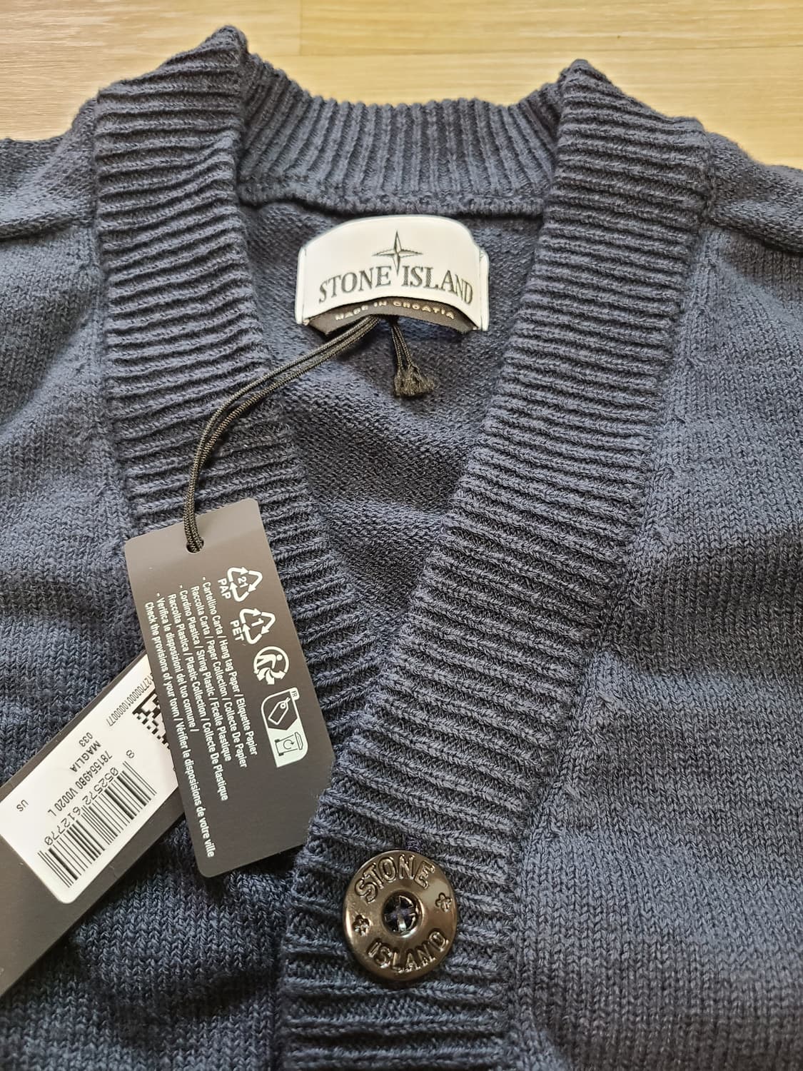 스톤아일랜드 23SS 와펜 패치 가디건 네이비 | 후루츠패밀리