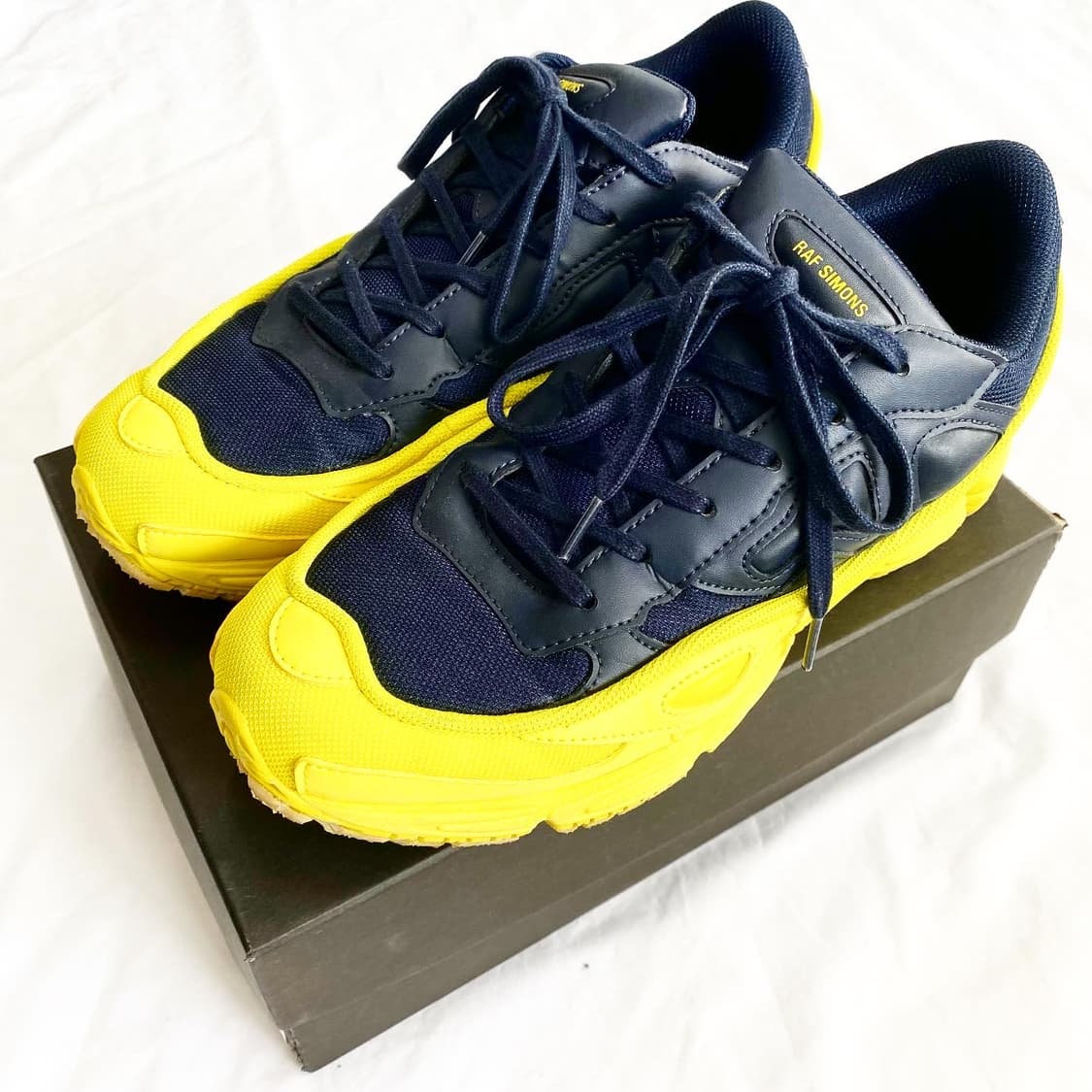 라프시몬스 x 아디다스 - 18FW 오즈위고 | 후루츠패밀리