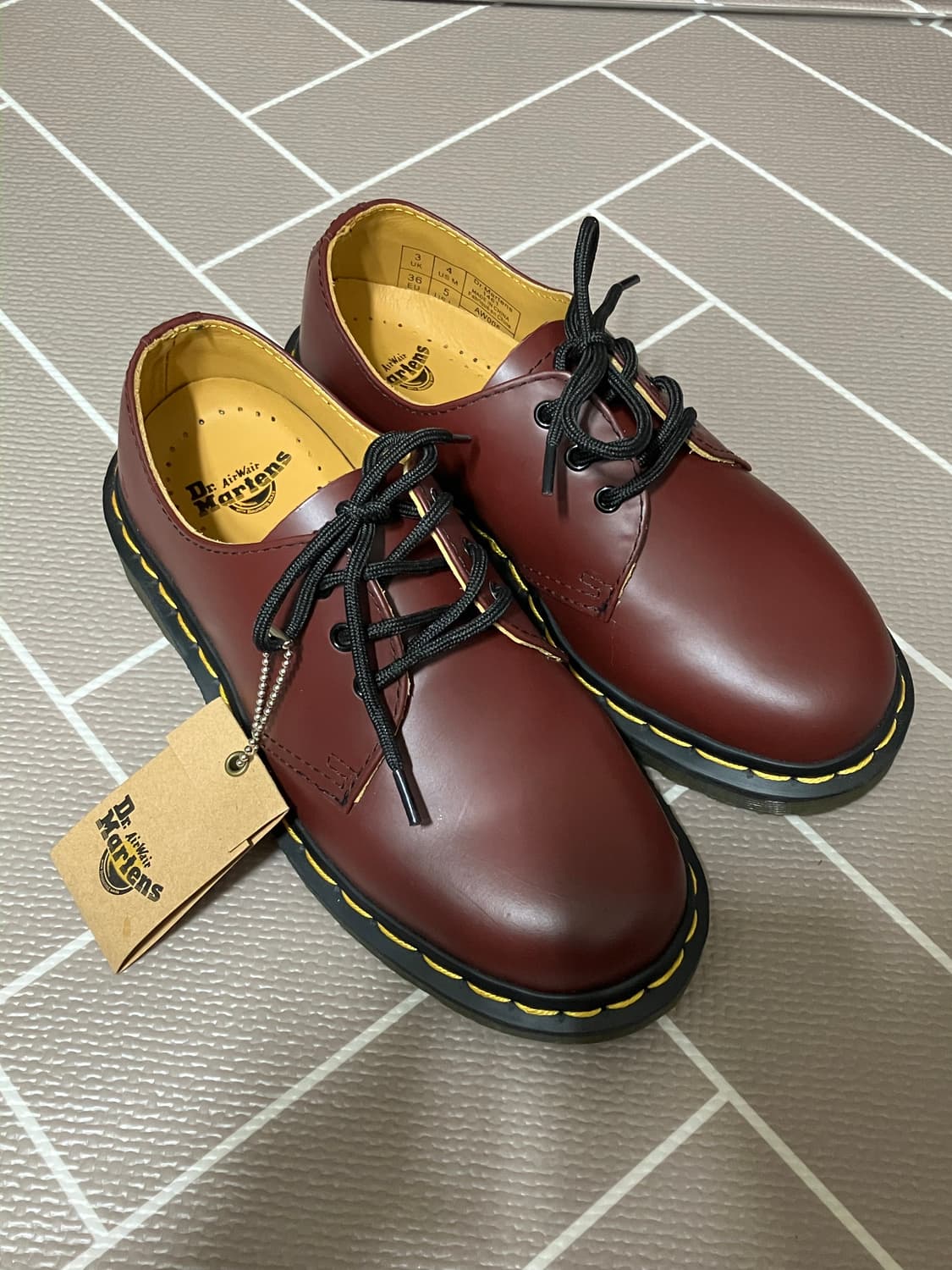 닥터마틴 1461 3홀 체리 uk3사이즈 (eu 36) | 후루츠패밀리