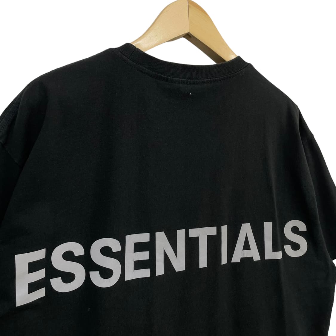 Essentials back logo T-shirt | 후루츠패밀리