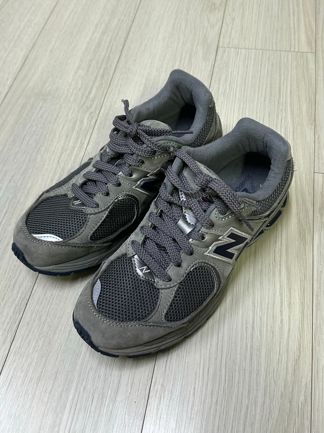 뉴발란스 2002R 그레이 여성 스니커즈 240 | 후루츠패밀리