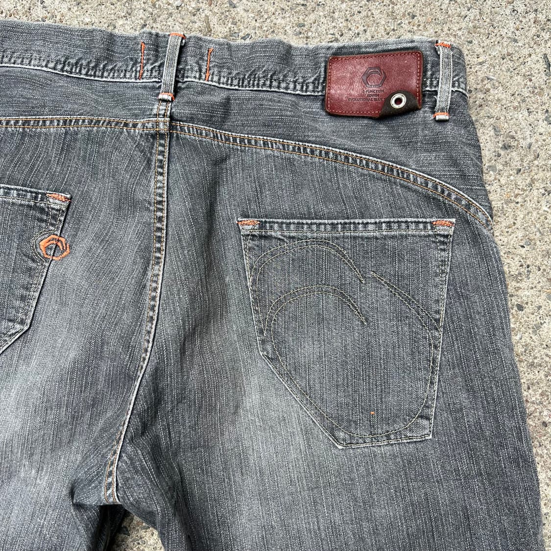 Edwin E-Function 3D 데님 카프리 숏츠 | 후루츠패밀리