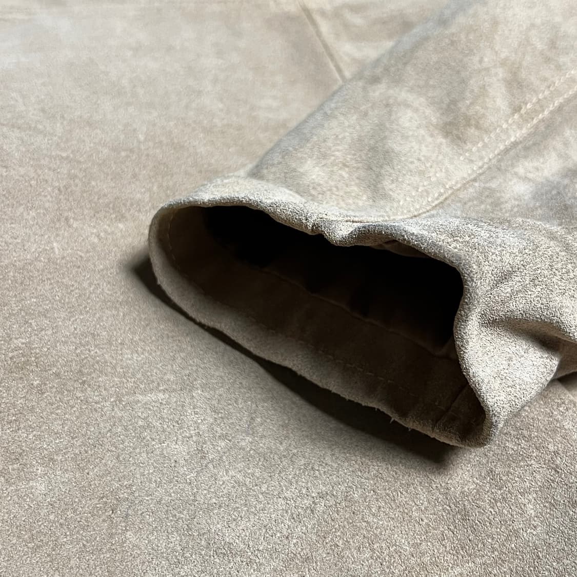 REBELLE ) Suede Eyelet Collar | 후루츠패밀리