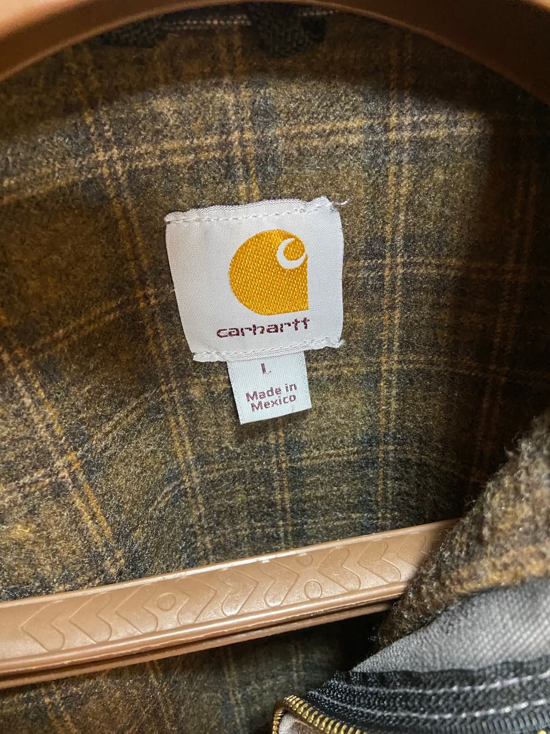 칼하트 j97 gvl색상 L팝니다 | 후루츠패밀리