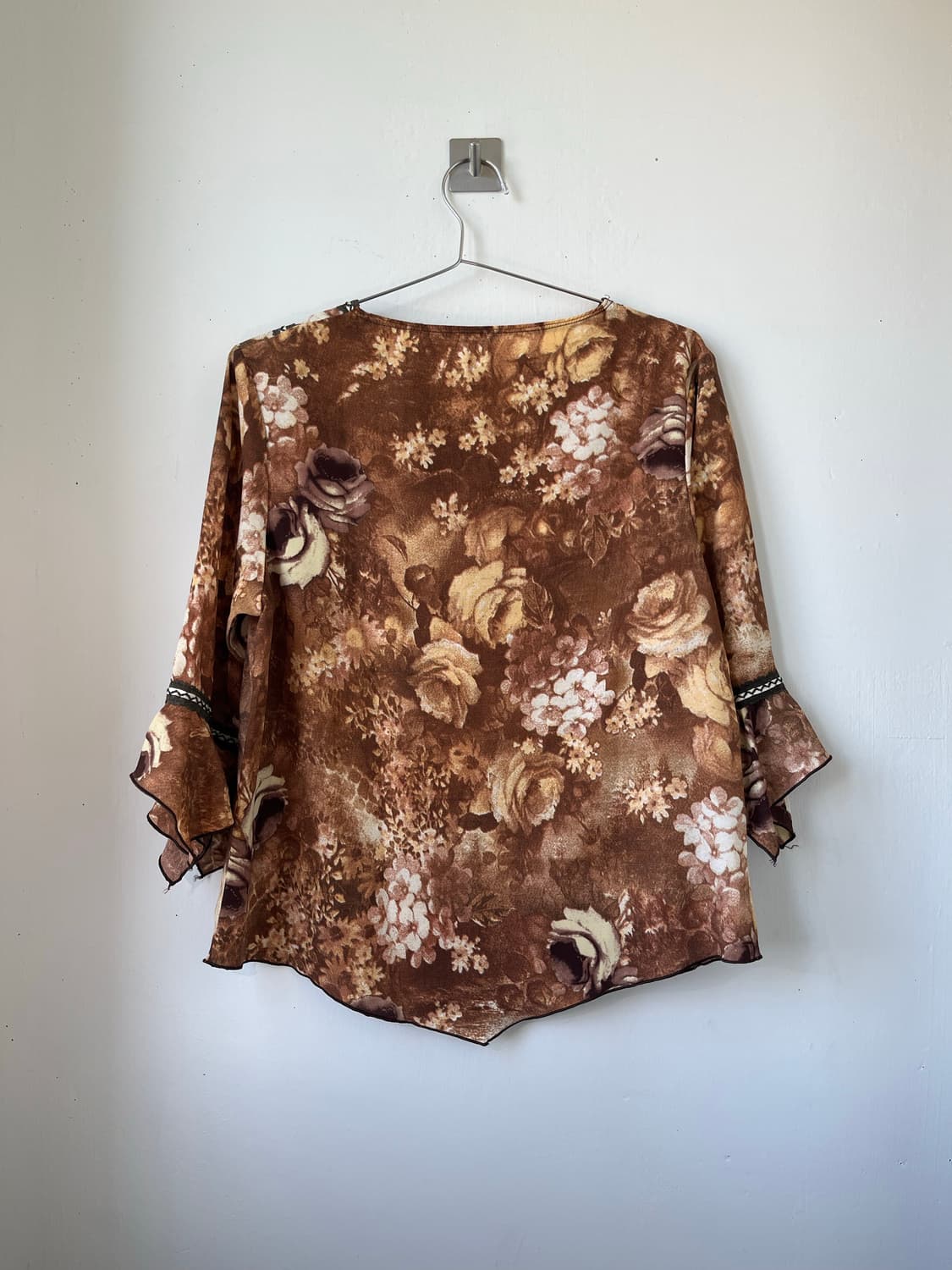 Flower pattern top | 후루츠패밀리