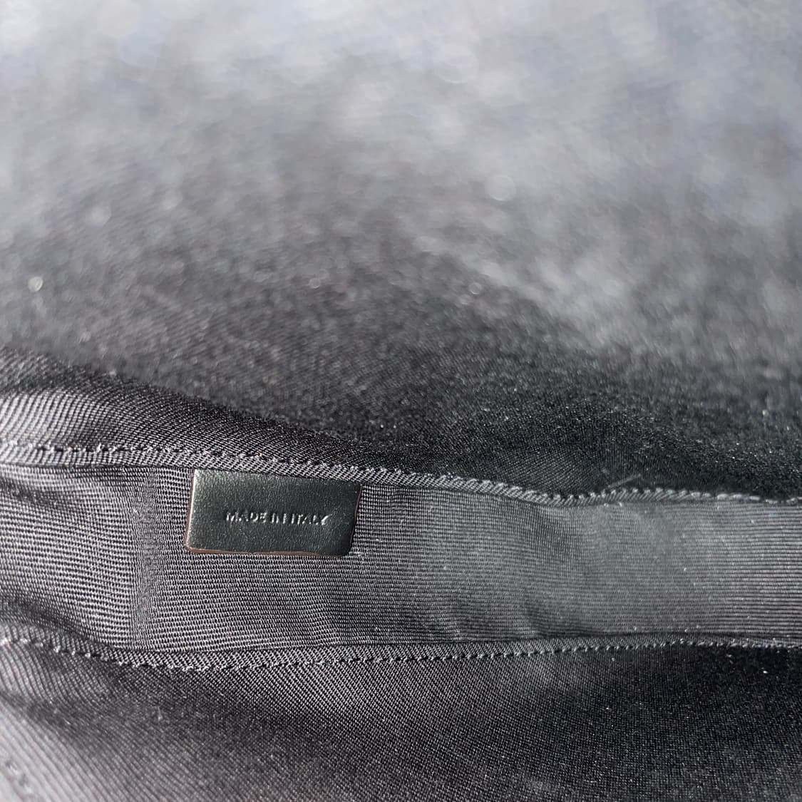 22FW 셀린느 캔버스 XL 트라이앵글백 | 후루츠패밀리