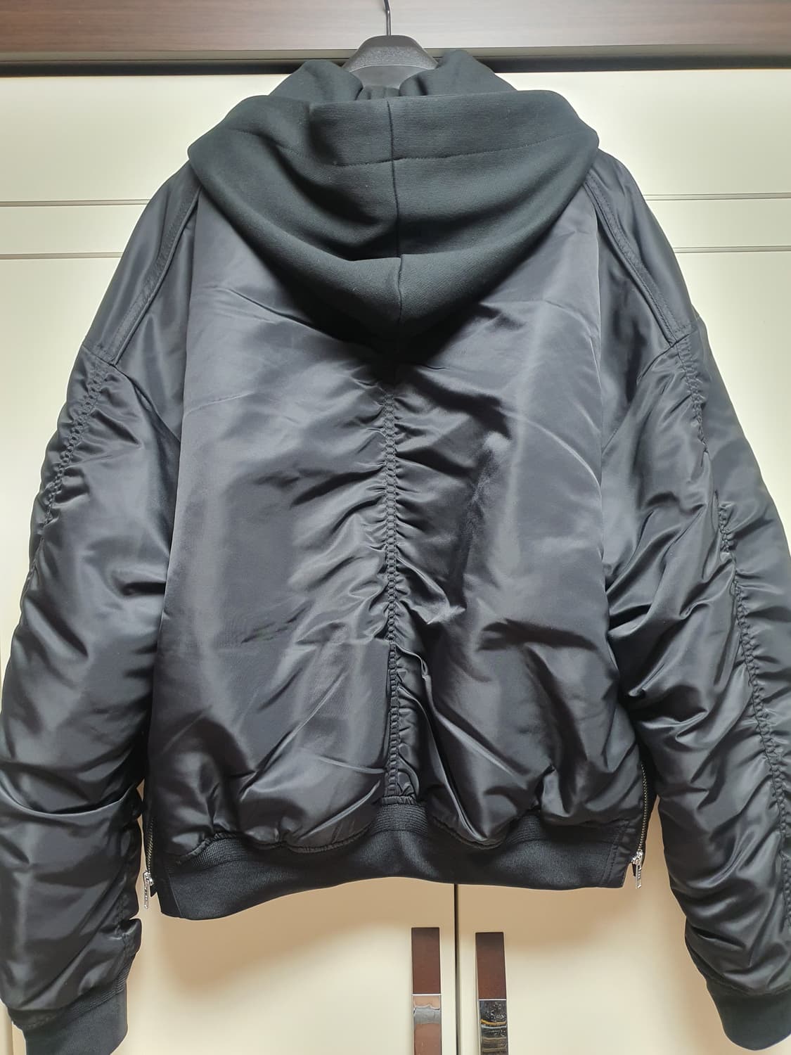 준지 23SS 후드 디테처블 MA-1 점퍼 46사이즈 - 후루츠패밀리