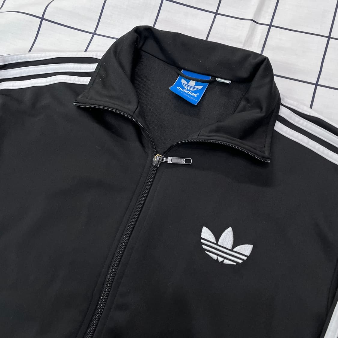 아디다스 블랙 파이어버드 트랙탑 | 후루츠패밀리