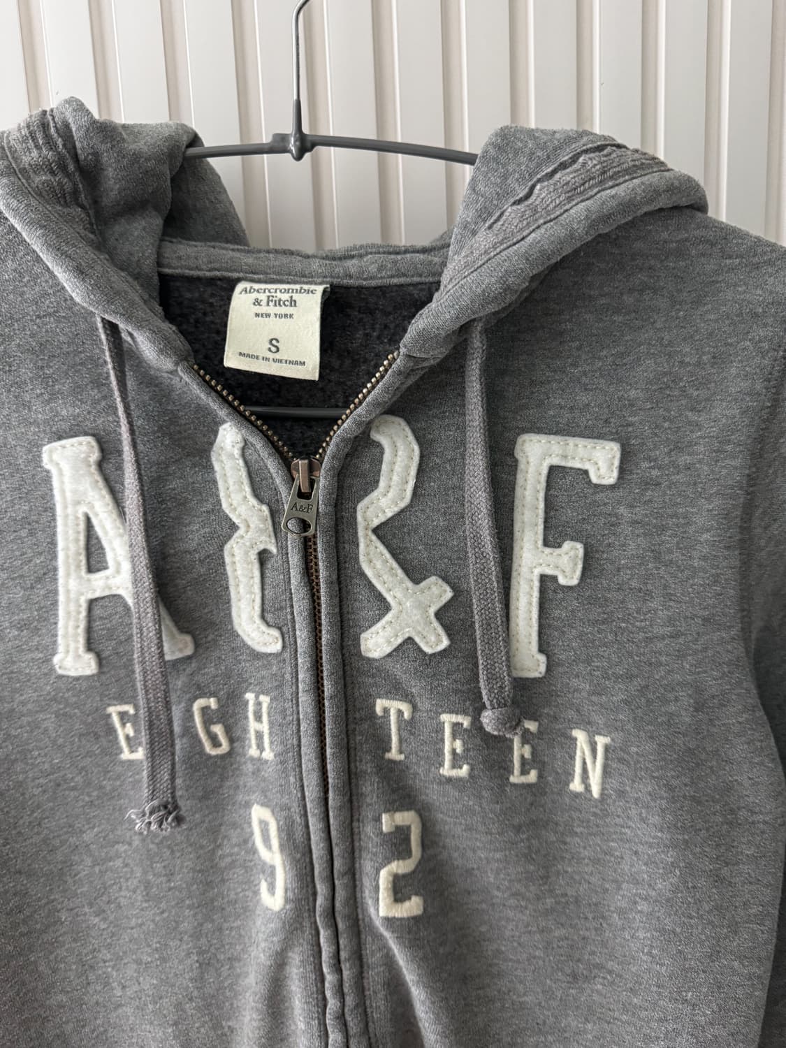 아베크롬비 빅 로고 포인트 그레이 후드집업 | 후루츠패밀리