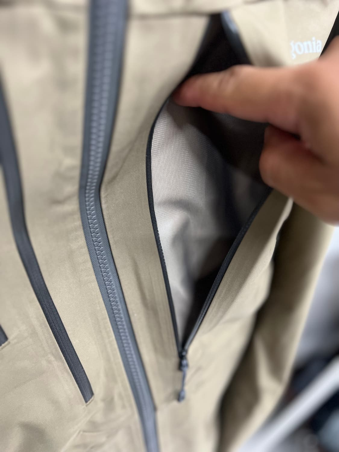 Patagonia river salt Jk - Tan | 후루츠패밀리