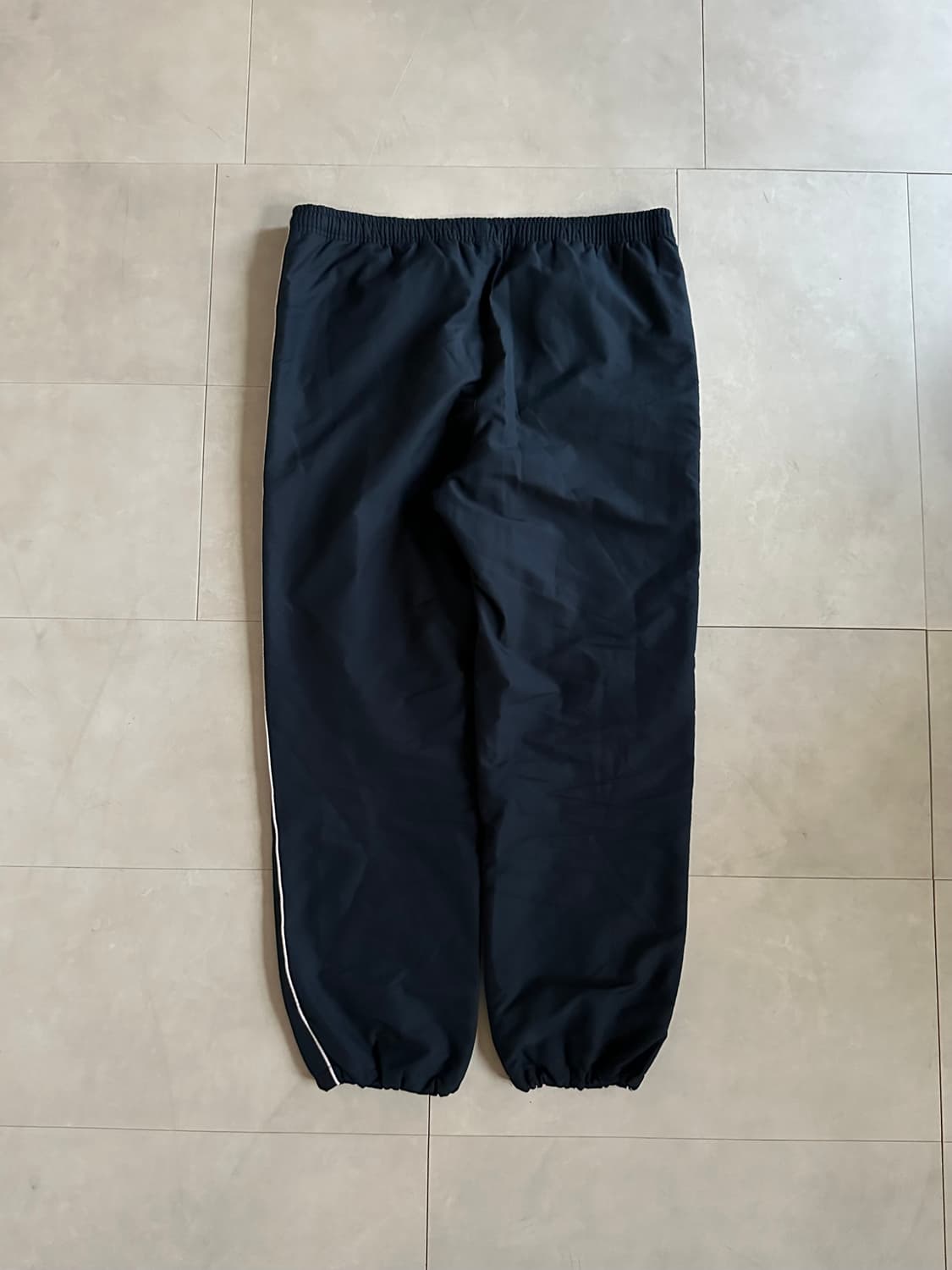 wide padded training pants | 후루츠패밀리