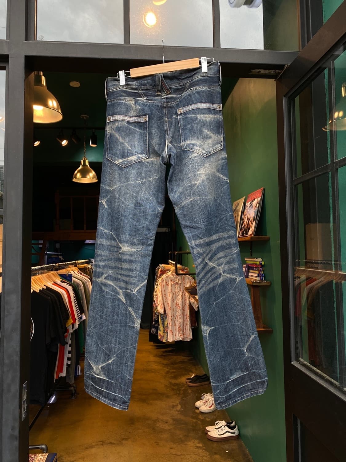 JAPAN Distressed Denim Jeans - 후루츠패밀리