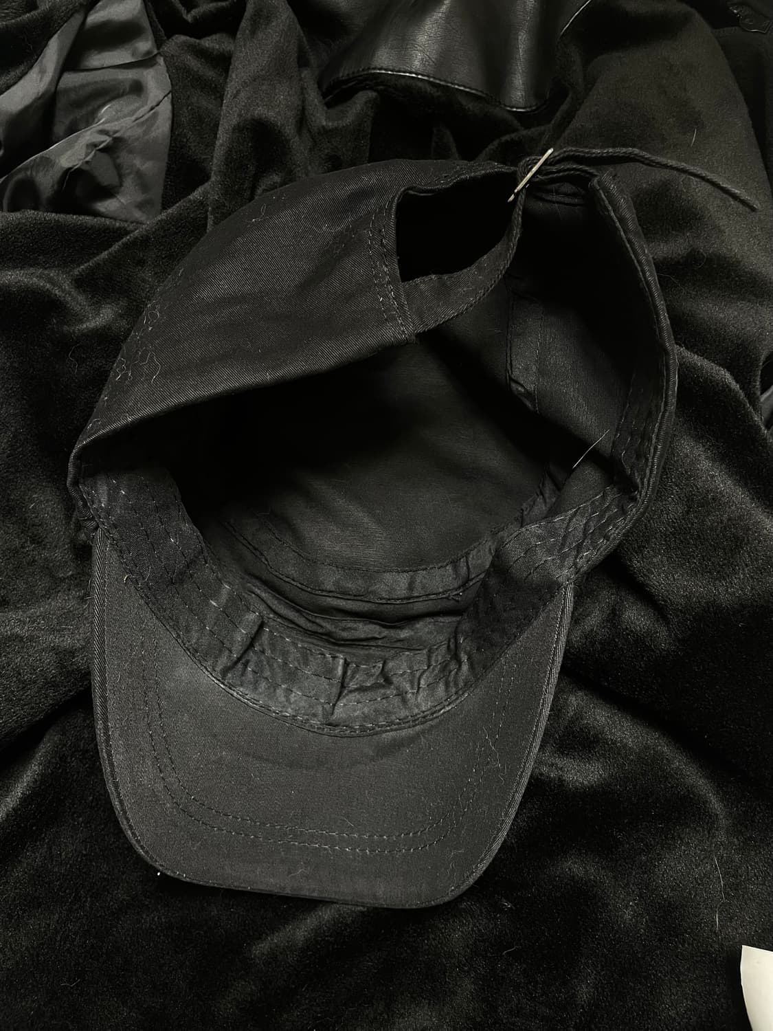 Zipper detail Stud cap | 후루츠패밀리
