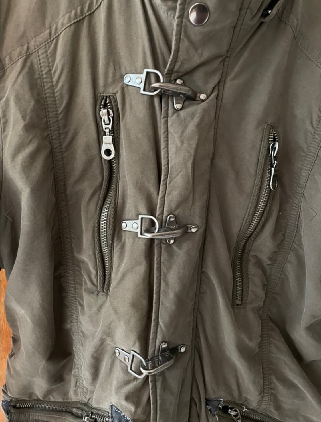 ROUSHATTE GARMENTS | 후루츠패밀리