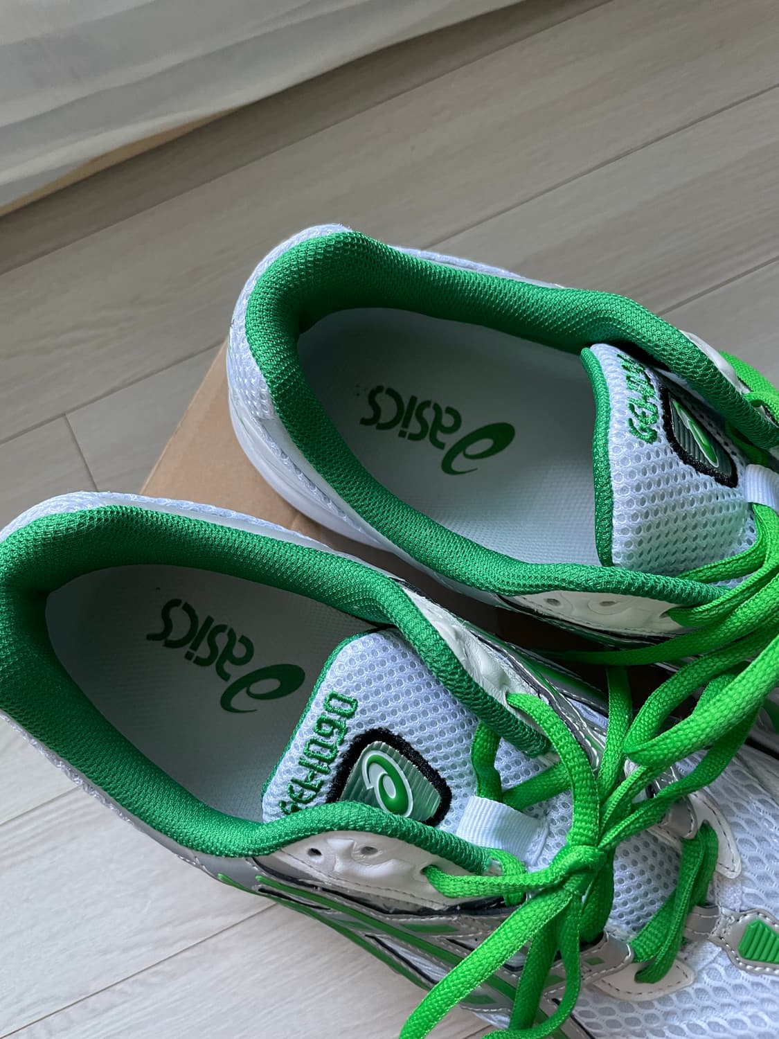 [290, us11.5] 아식스 젤 1090 화이트그린 - 후루츠패밀리