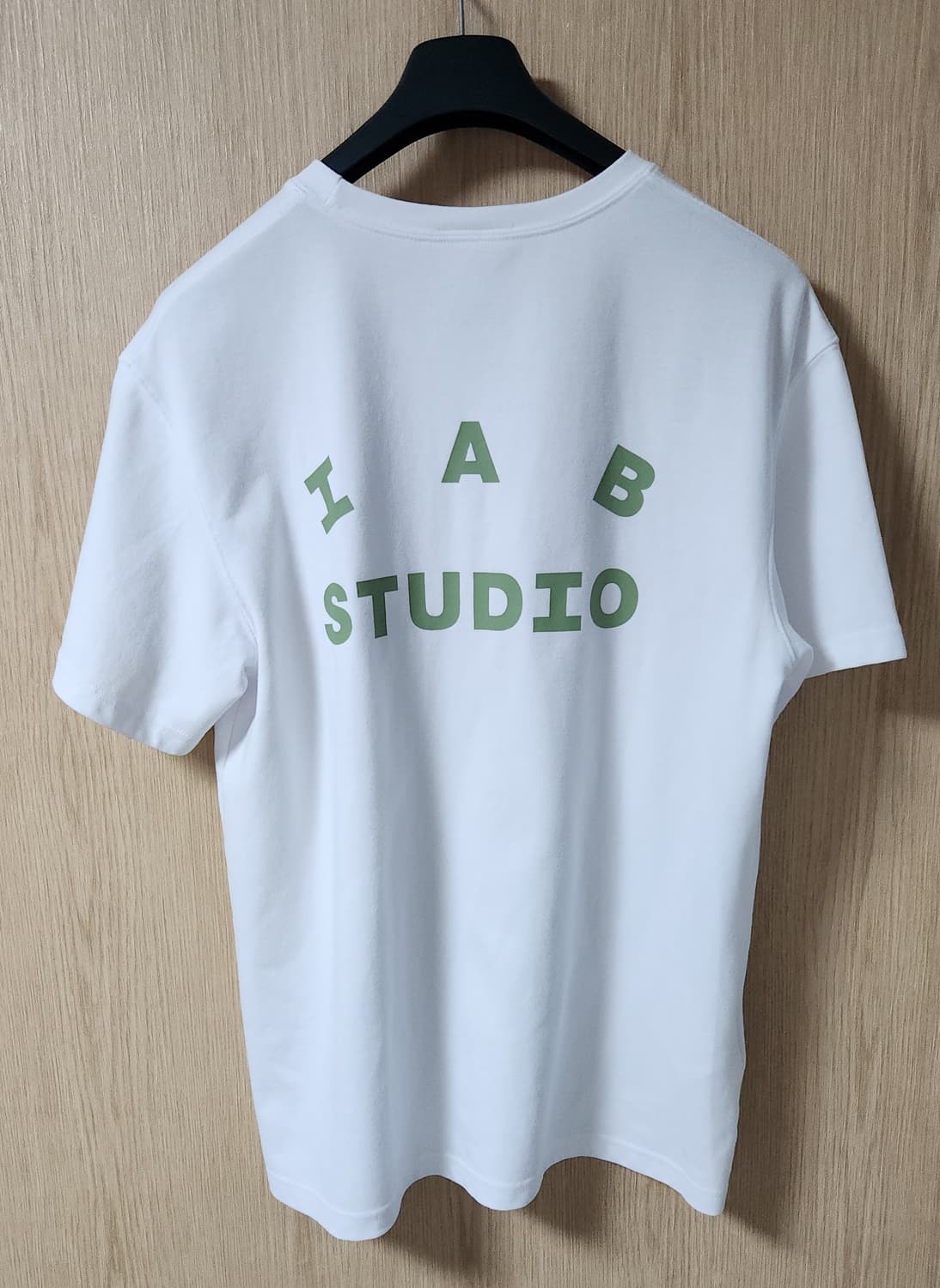 IAB STUDIO 아이앱 스튜디오 반팔 티셔츠 | 후루츠패밀리